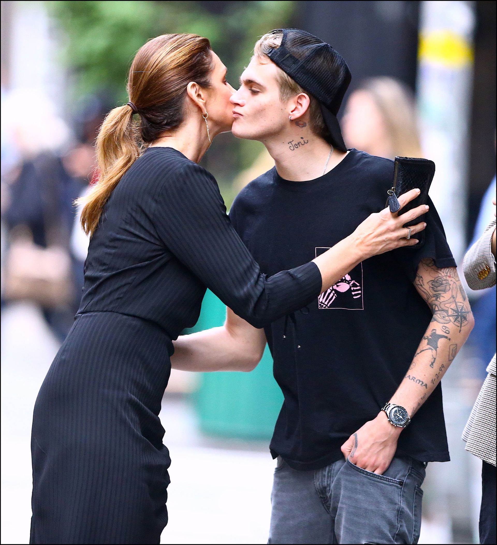 Familia modelo: Cindy Crawford de paseo con sus hijos por Nueva York - Revista Para Ti