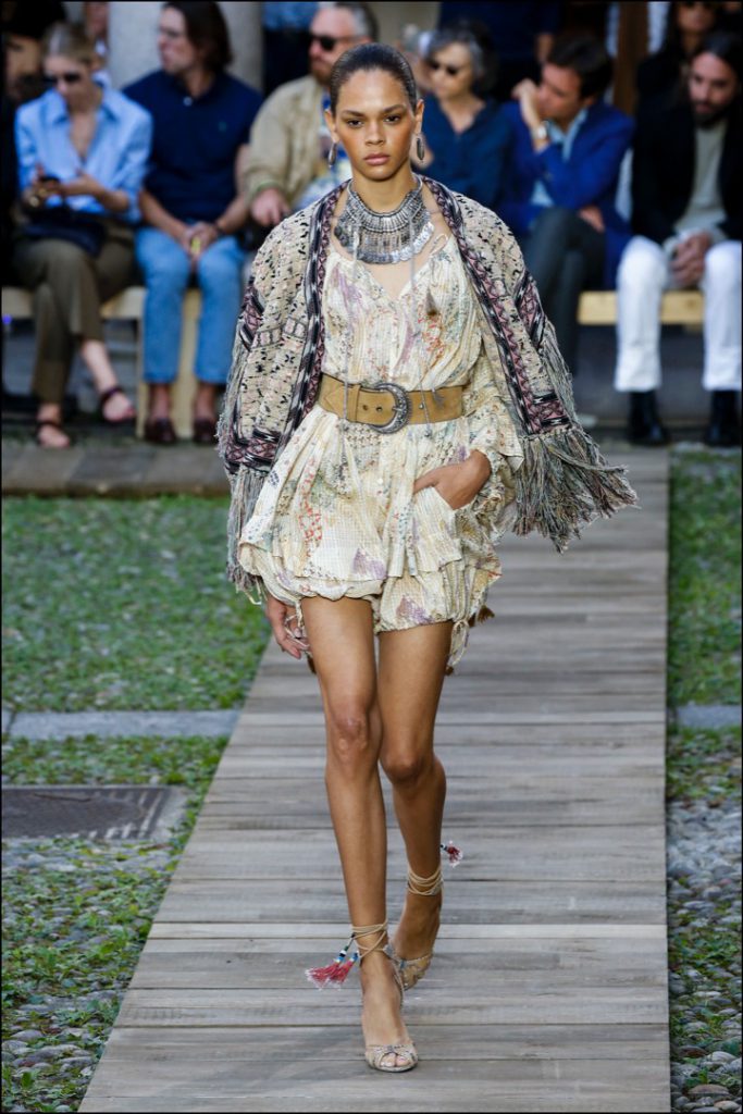 El espíritu boho chic invadió la pasarela de Etro - Revista Para Ti