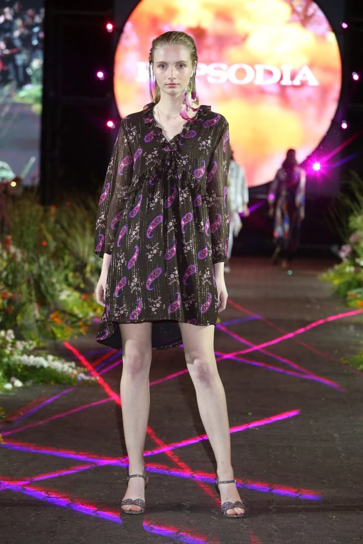 Rapsodia se inspira en una mujer que ama la naturaleza – Revista Para Ti