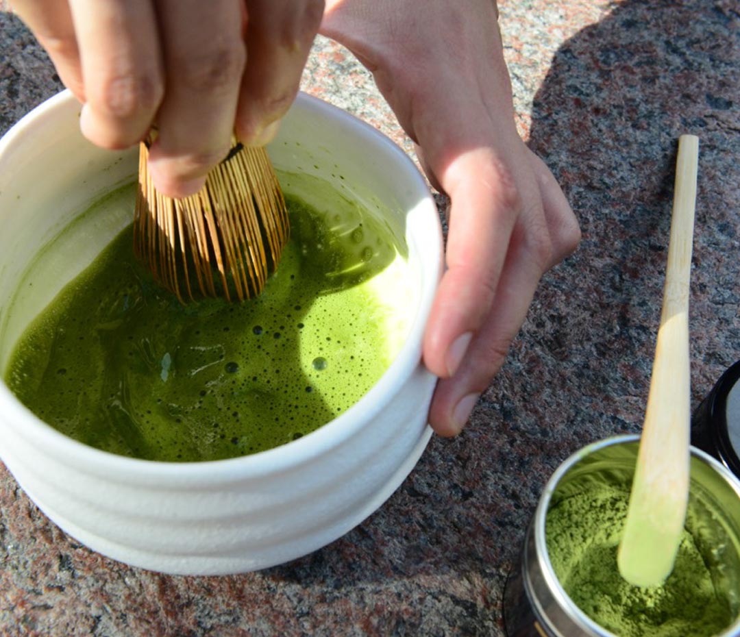 Aprendé a preparar el poderoso té matcha - Revista Para Ti