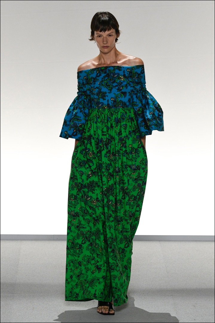 Denim, cuero y flores: la fórmula de Givenchy – Para Ti