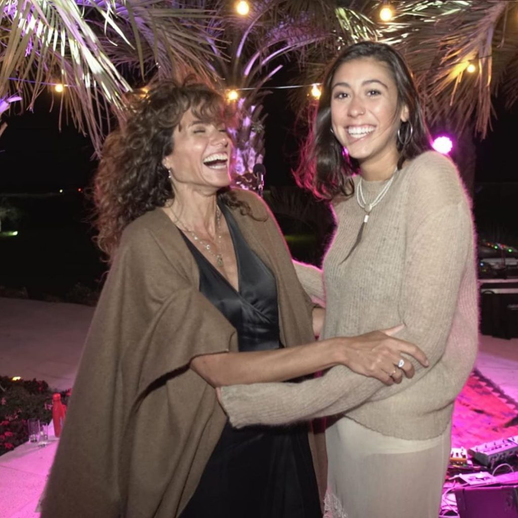 Flor Raggi disfruta las vacaciones en familia (y como "abuela ...