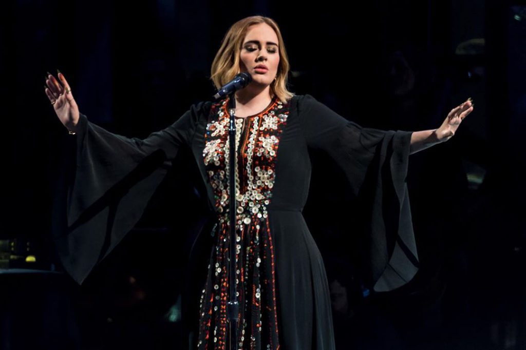 Adele volvió a usar el vestido de un show icónico, 4 años después – Para Ti