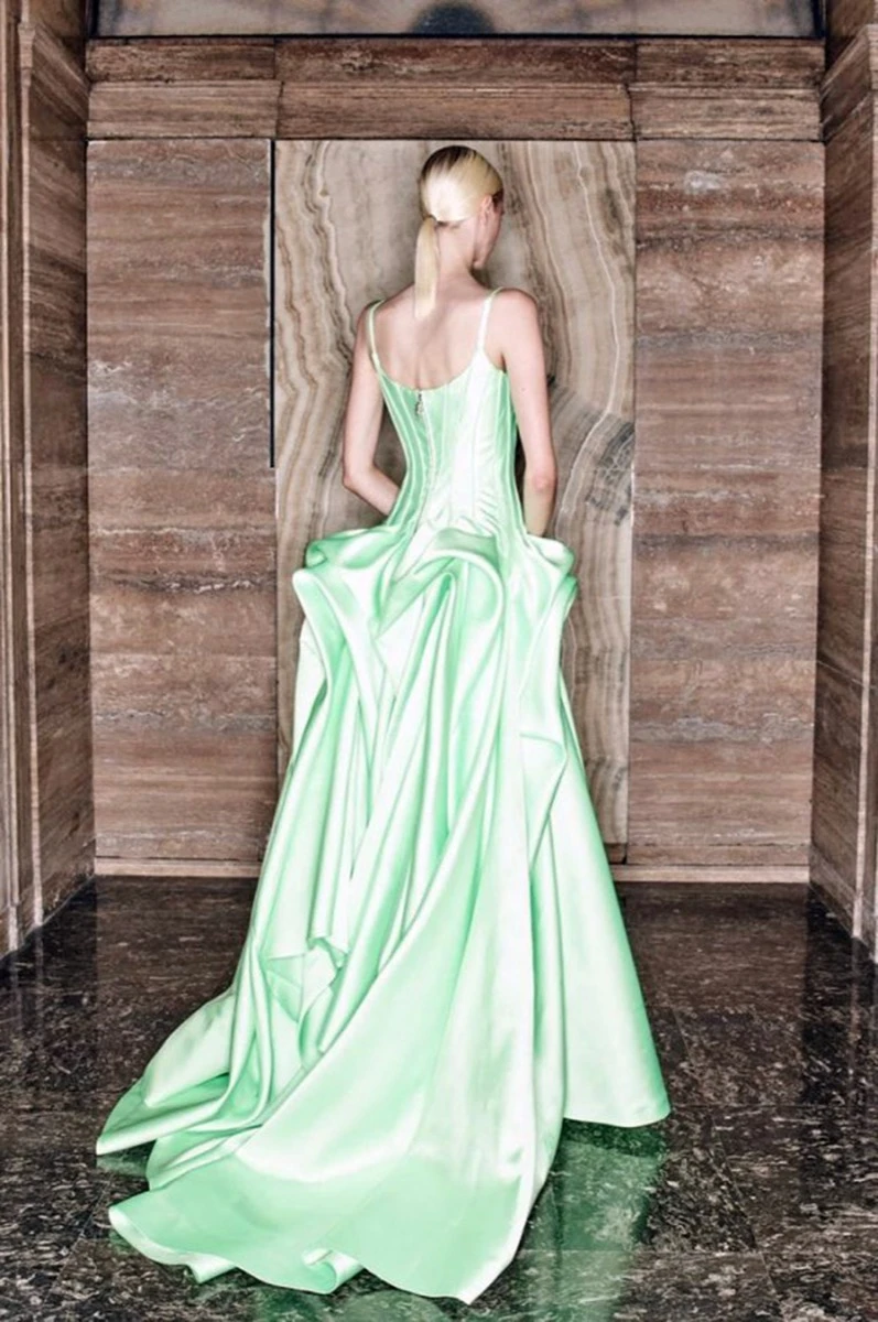El grito de la moda positiva, a todo color y glam de Atelier Versace ...