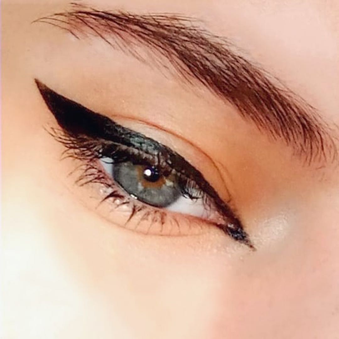 Video: El truco para que el delineado que es tendencia beauty te quede ...