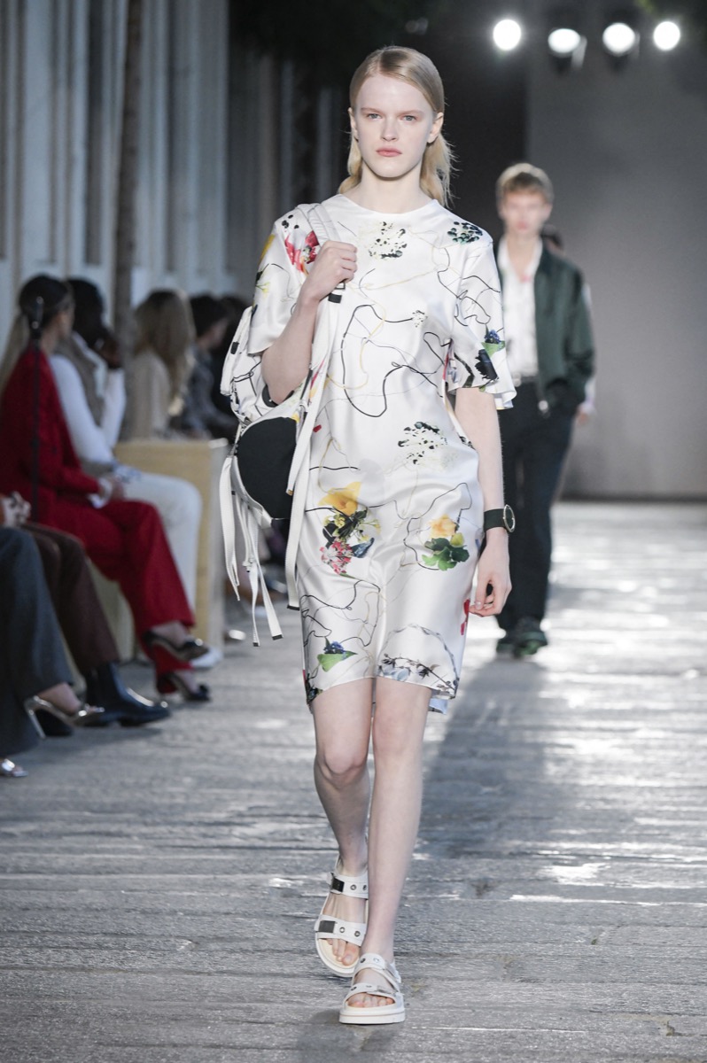 La colección primavera verano de Hugo Boss presentó siluetas con alto ...