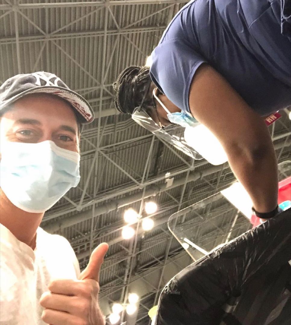 Ryan Eggold se vacunó contra el covid en Nueva York y confesó: «Nunca ...