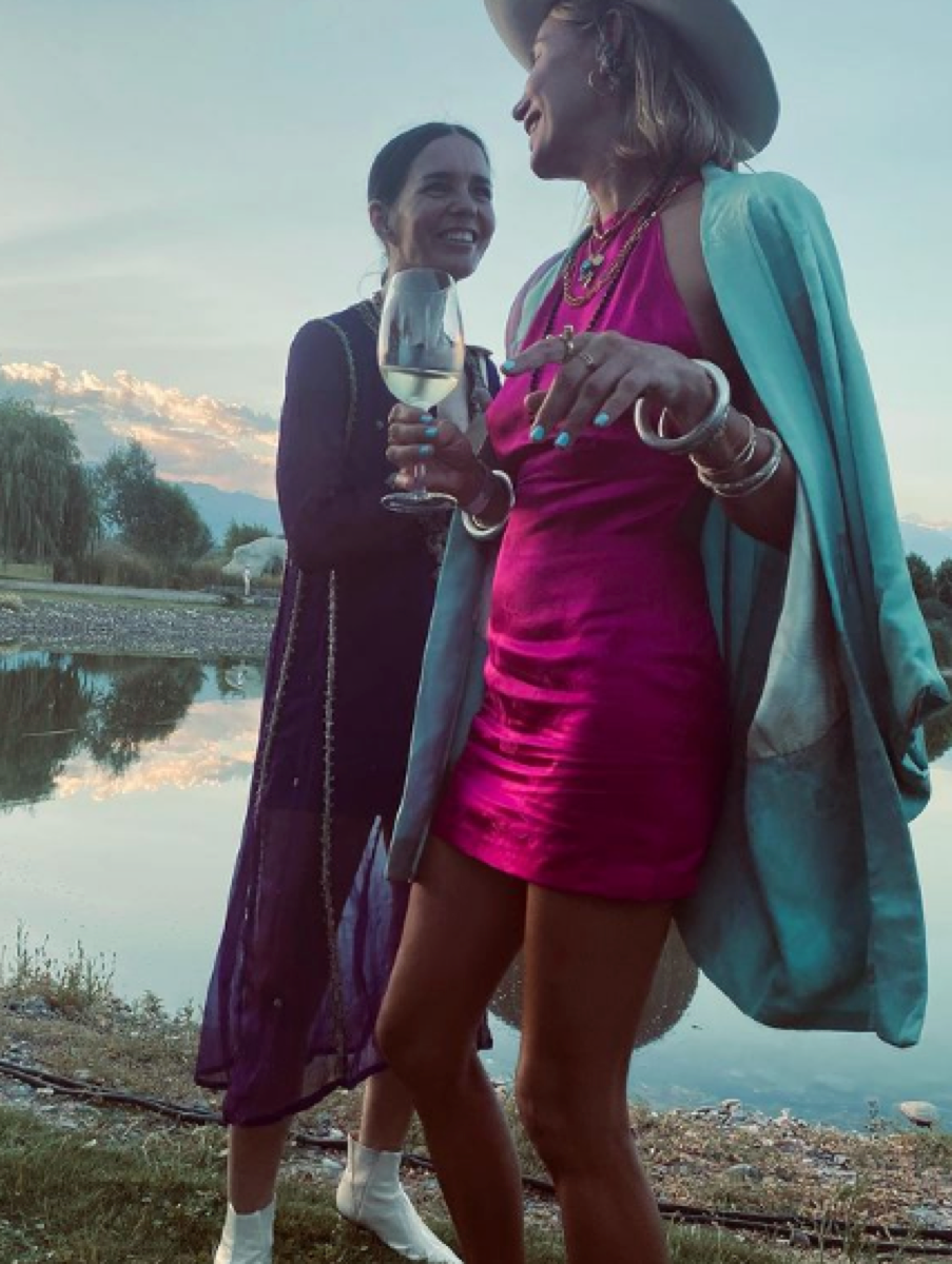 Dolores Barreiro marca tendencia sumándole color al otoño 2021 – Para Ti