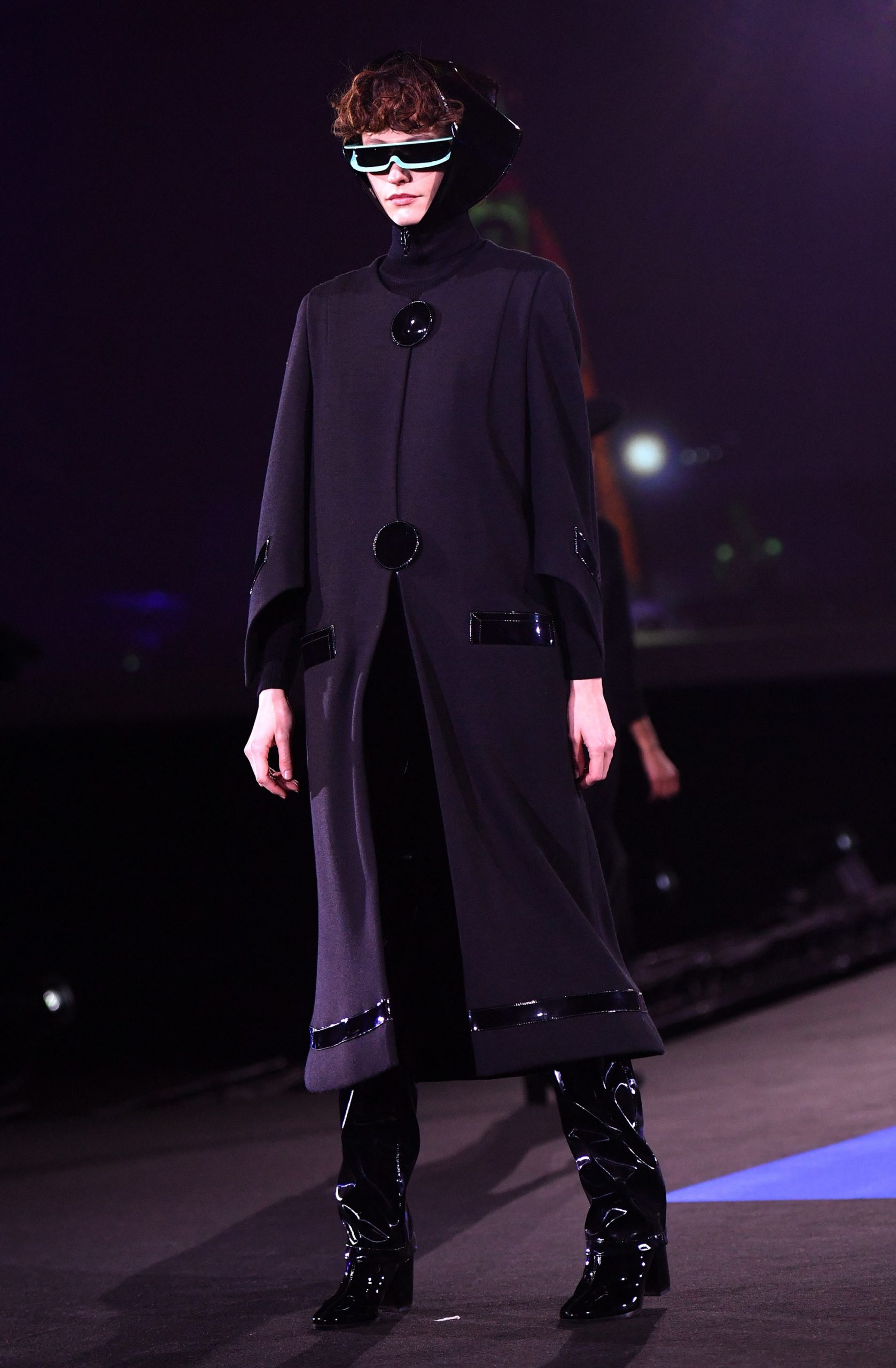 París le rinde homenaje a Pierre Cardin con una colección inspirada en ...