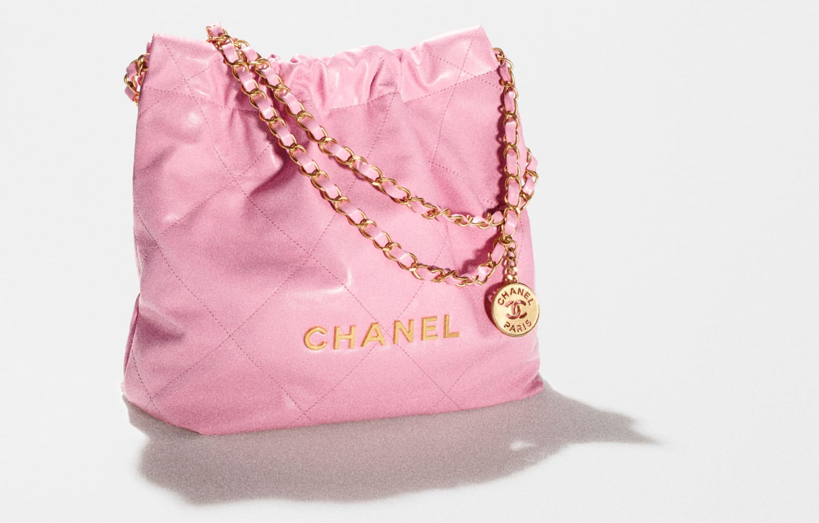 Cuánto sale la nueva cartera de Chanel que es récord en ventas ...