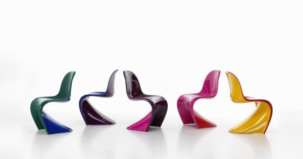 Silla Panton: un icono del diseño que se reinventa en formato bicolor ...