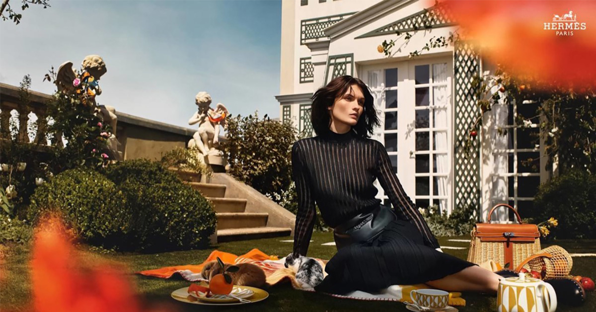Hermès presentó su nueva campaña desde un jardín encantado - Revista Para Ti