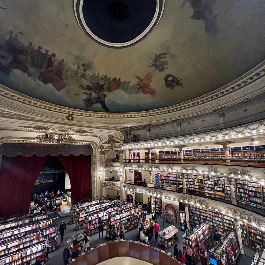 Así fue el city tour de Dua Lipa por Buenos Aires: almorzó en Palermo ...