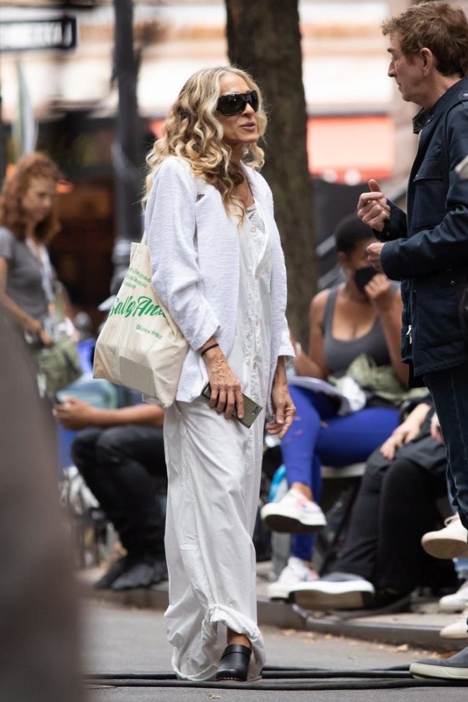 ¡Volvieron! Los zuecos pisan fuerte esta primavera - Revista Para Ti