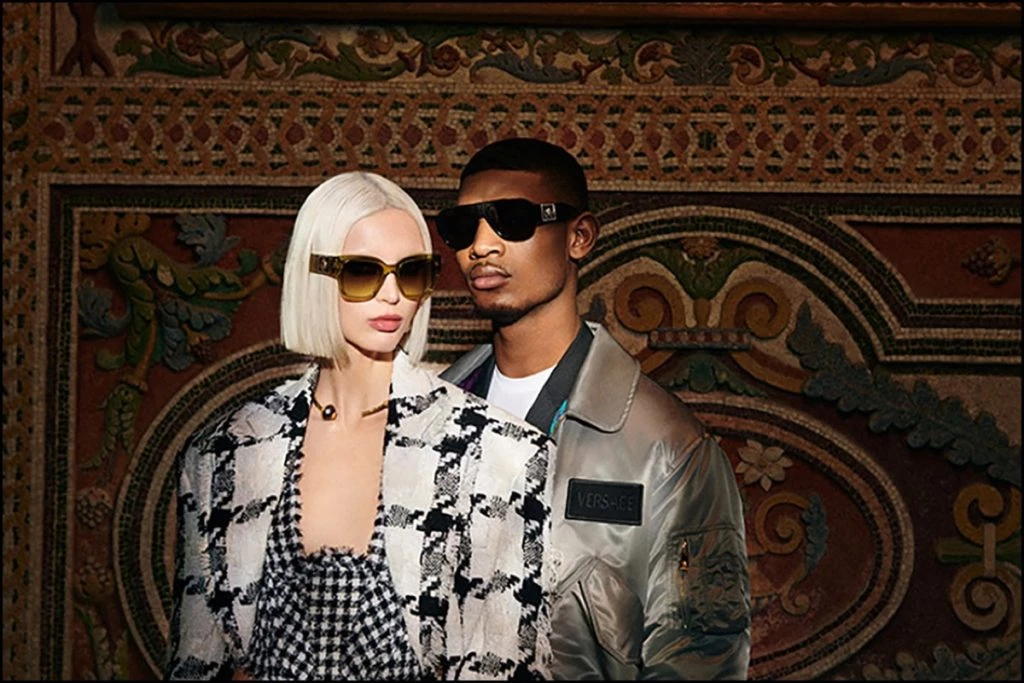 Versace presenta sus nuevos complementos más fashion de la temporada - Revista Para Ti