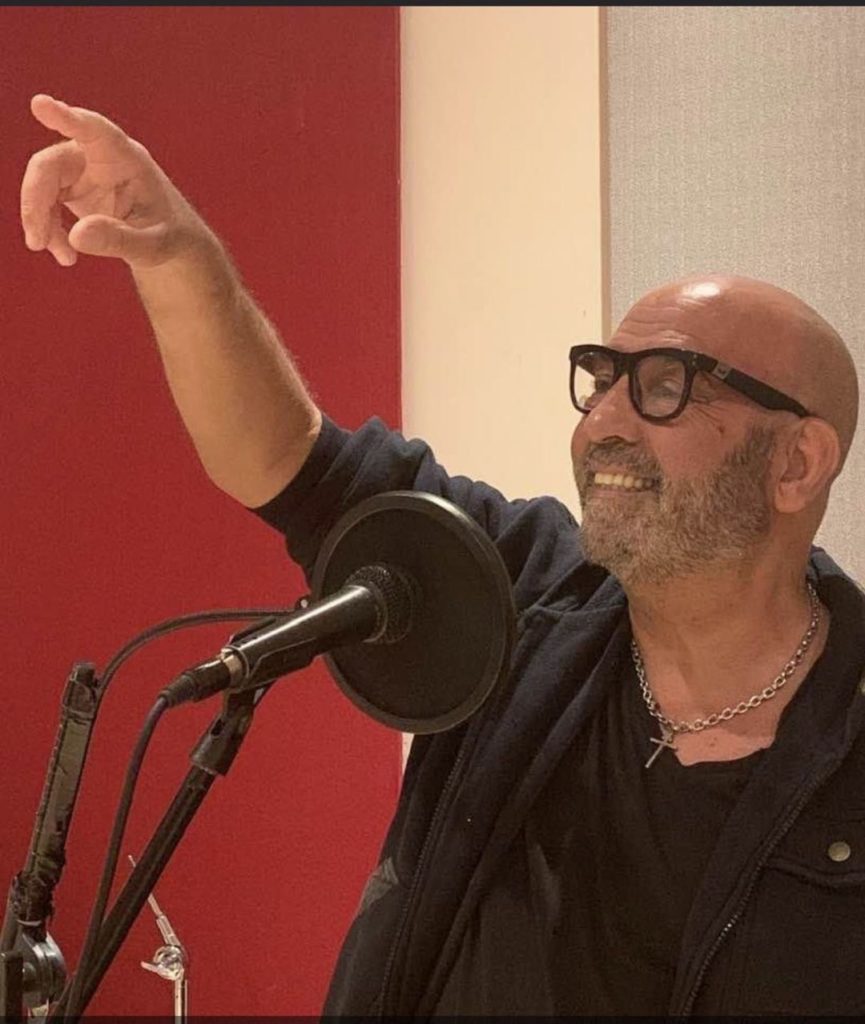 Quién es Rodolfo Valss, el histórico locutor de Gran Hermano - Revista ...