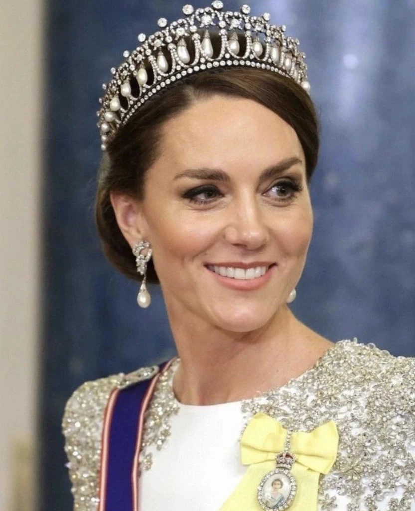 El look que lució Kate Middleton en su primera cena de gala como princesa de Gales - Revista Para Ti
