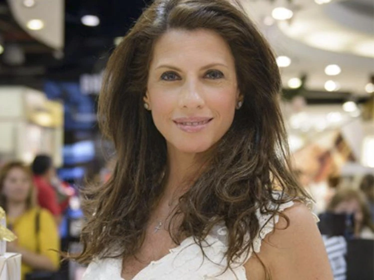 Analía Maiorana deslumbró con un look súper chic en el preopening de Puro Diseño 2022 - Revista ...