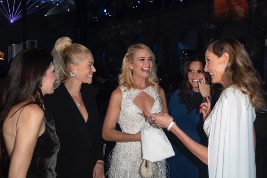 Valeria Mazza impactó en México con su look de gala total white ...