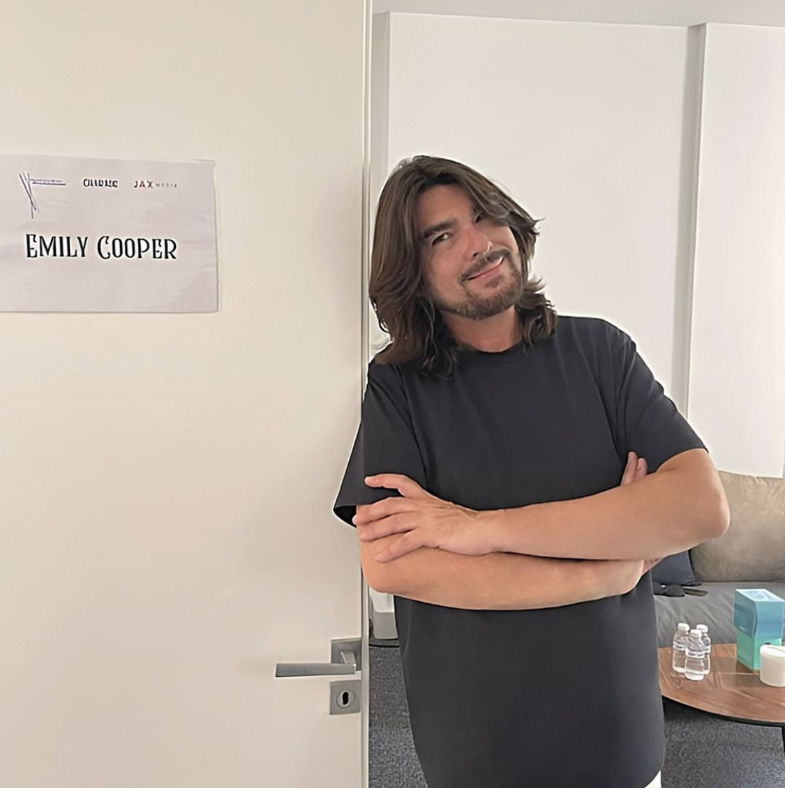 Emily en París: quién hace los diseños de “Pierre Cadault” - Revista ...