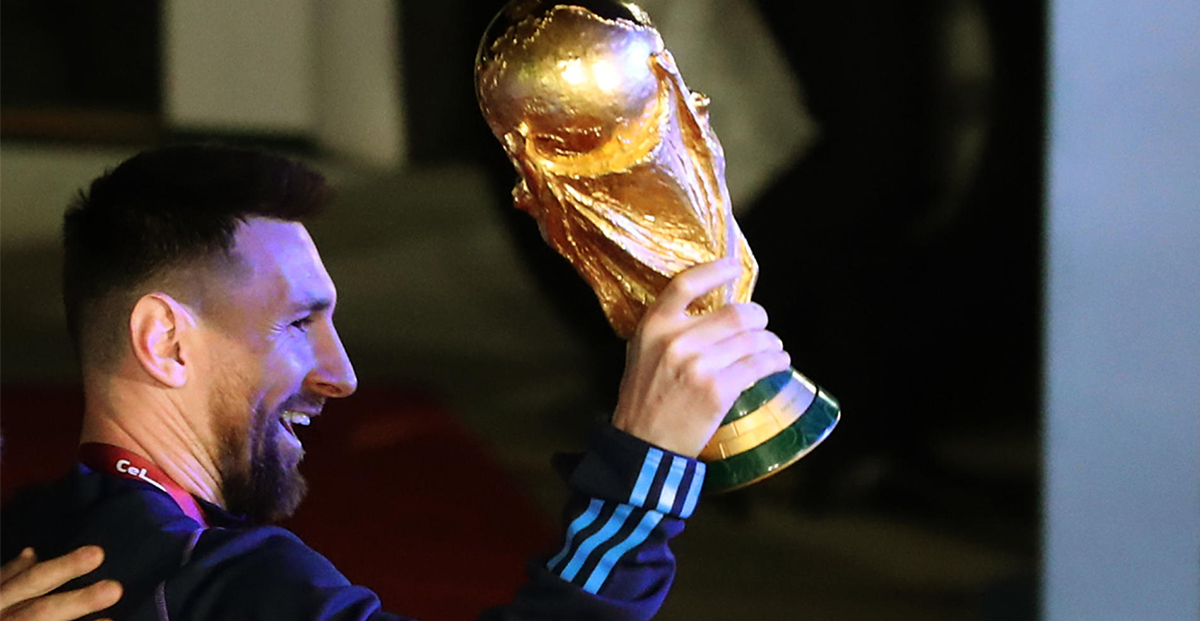 Las fotos de la llegada de Leo Messi y la Scaloneta a la Argentina ...