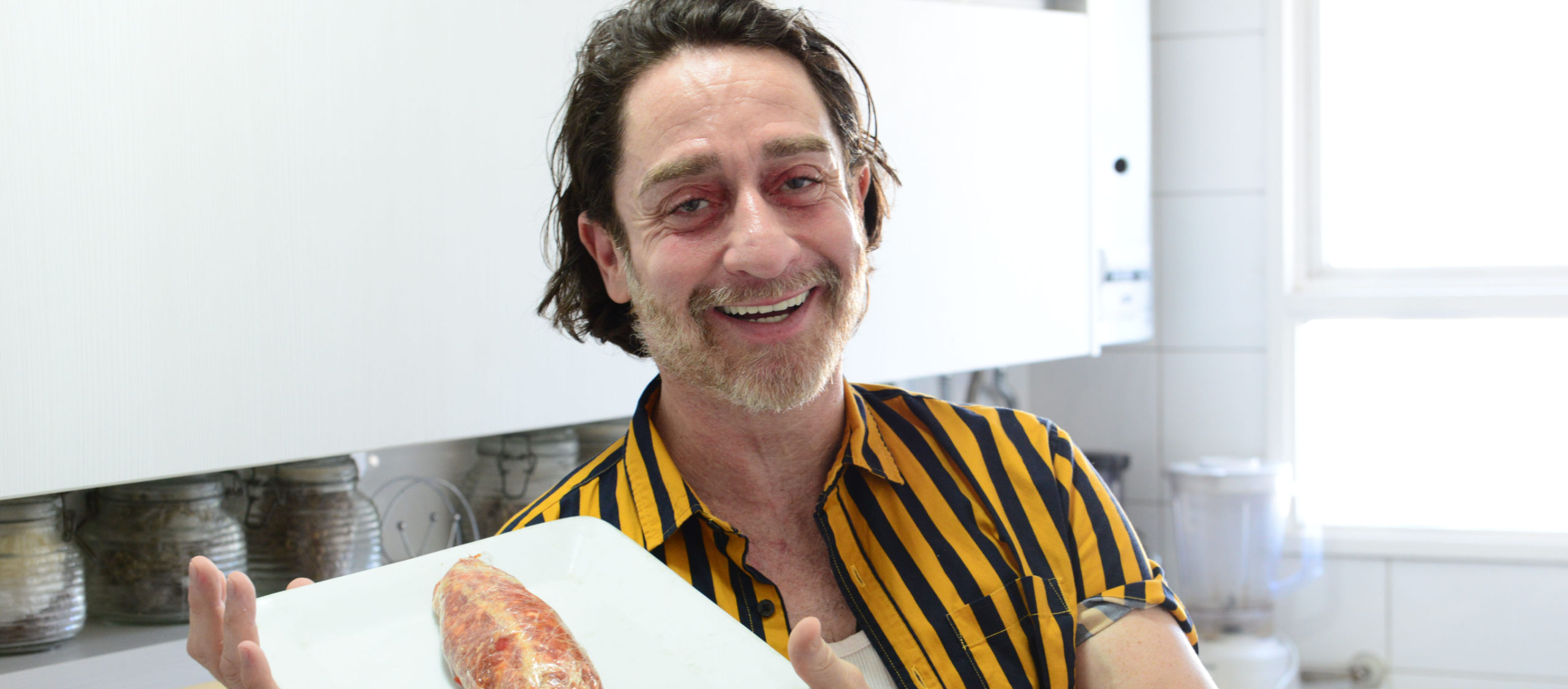 La Receta Famosa: Alejandro Paker prepara pan de carne veraniego ...