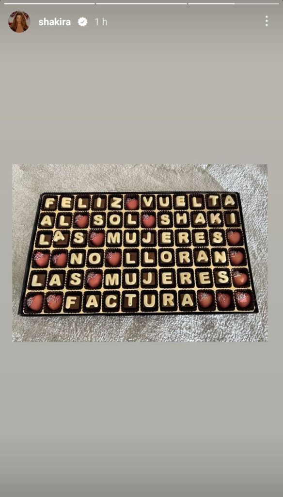 Shakira mostró los originales regalos que le hicieron sus fans por su cumpleaños número 46 ...