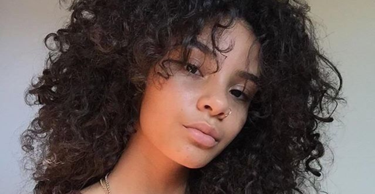 4 pasos infalibles para cuidar (y lucir) tus rulos - Revista Para Ti