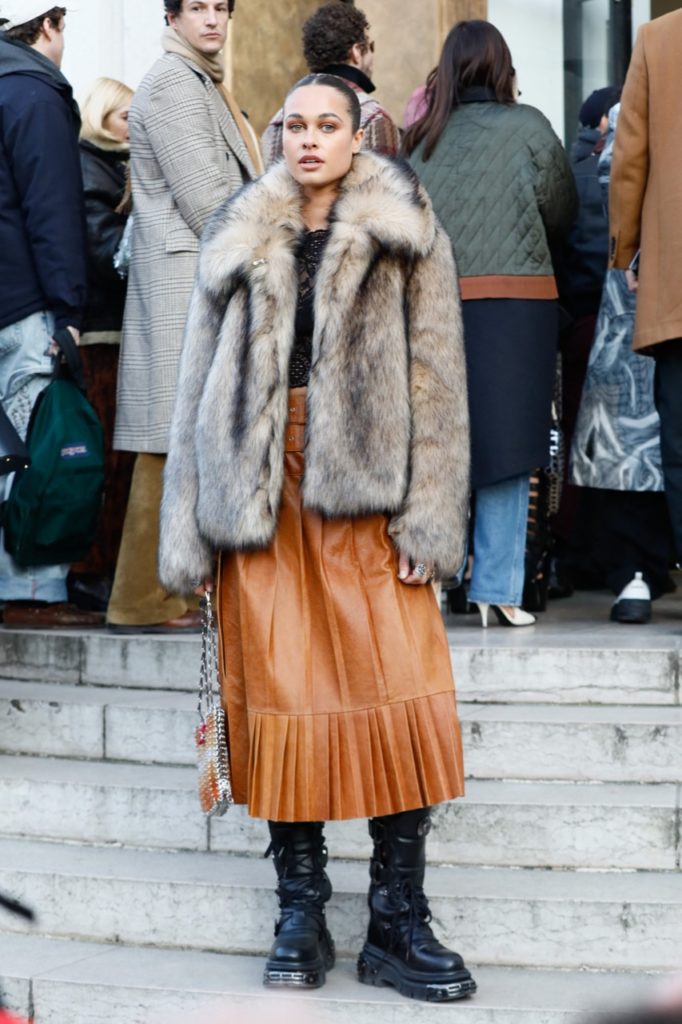 Vidriera: 12 looks de alto impacto en el street style del desfile Paco ...