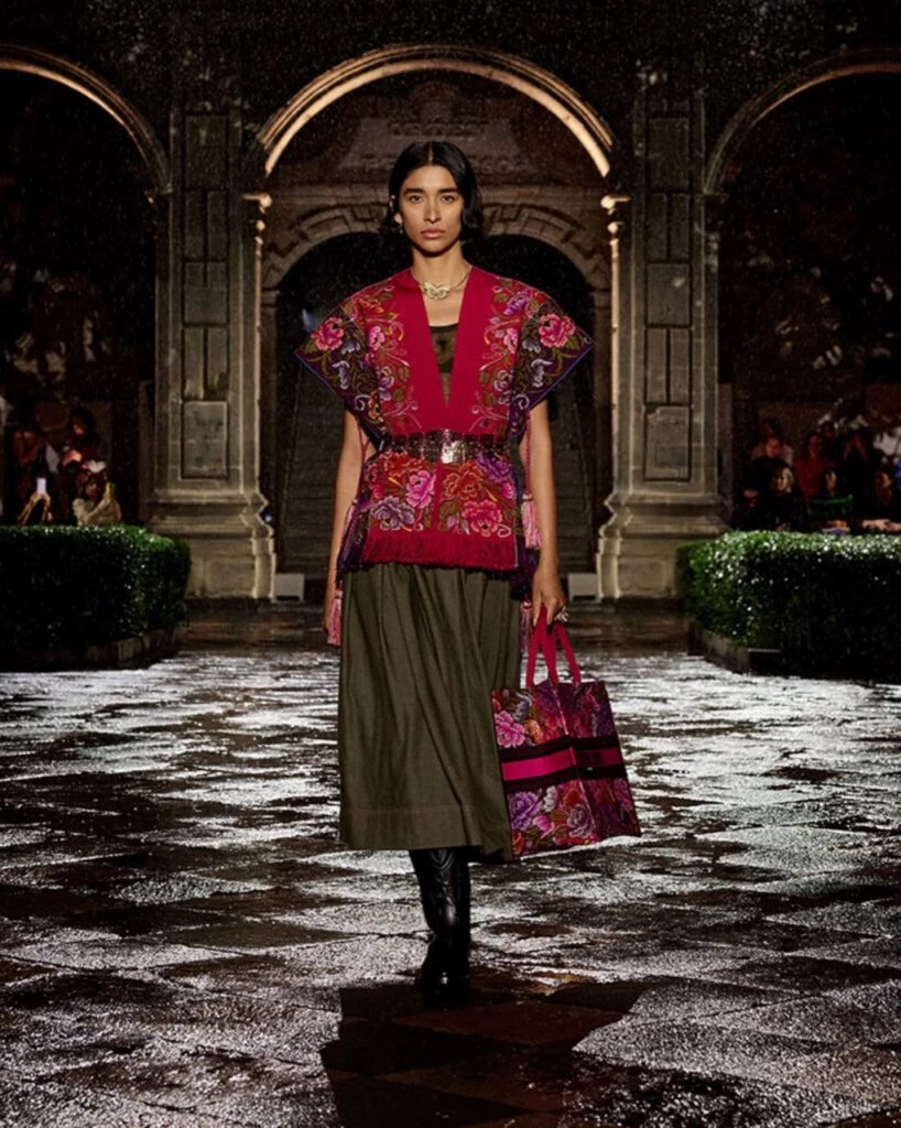 Así fue el impactante desfile de Dior Cruise 2024 inspirado en la ...