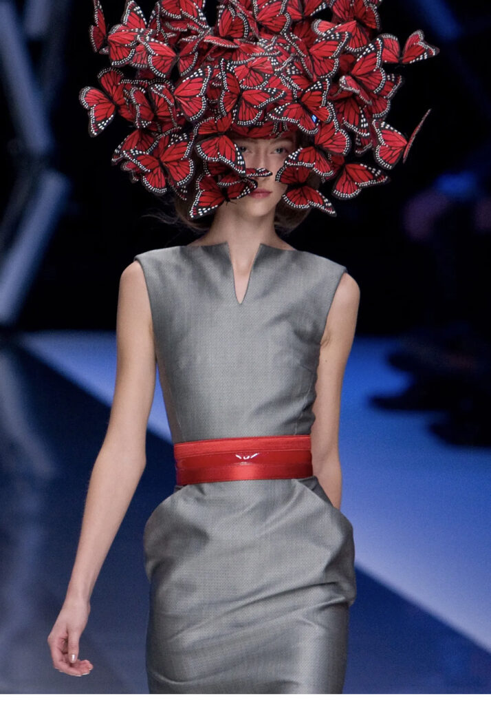 El efecto mariposa: desde Versace hasta Bluemarine la incorporaron a ...