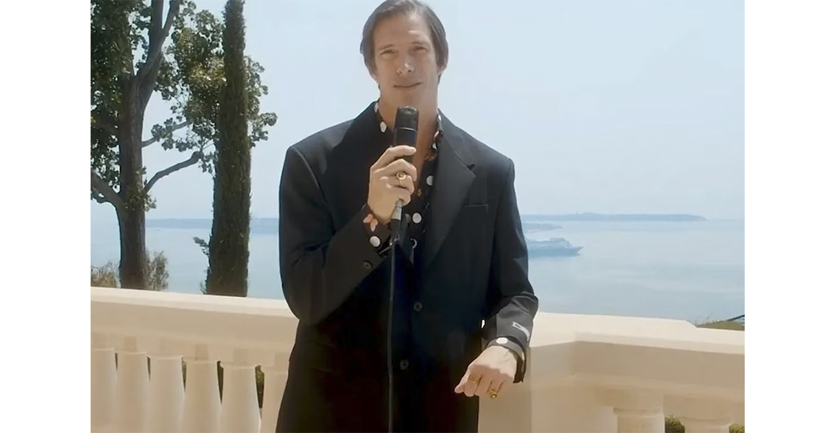 El fenómeno Iván de Pineda: el modelo que ama Versace (y nosotras ...