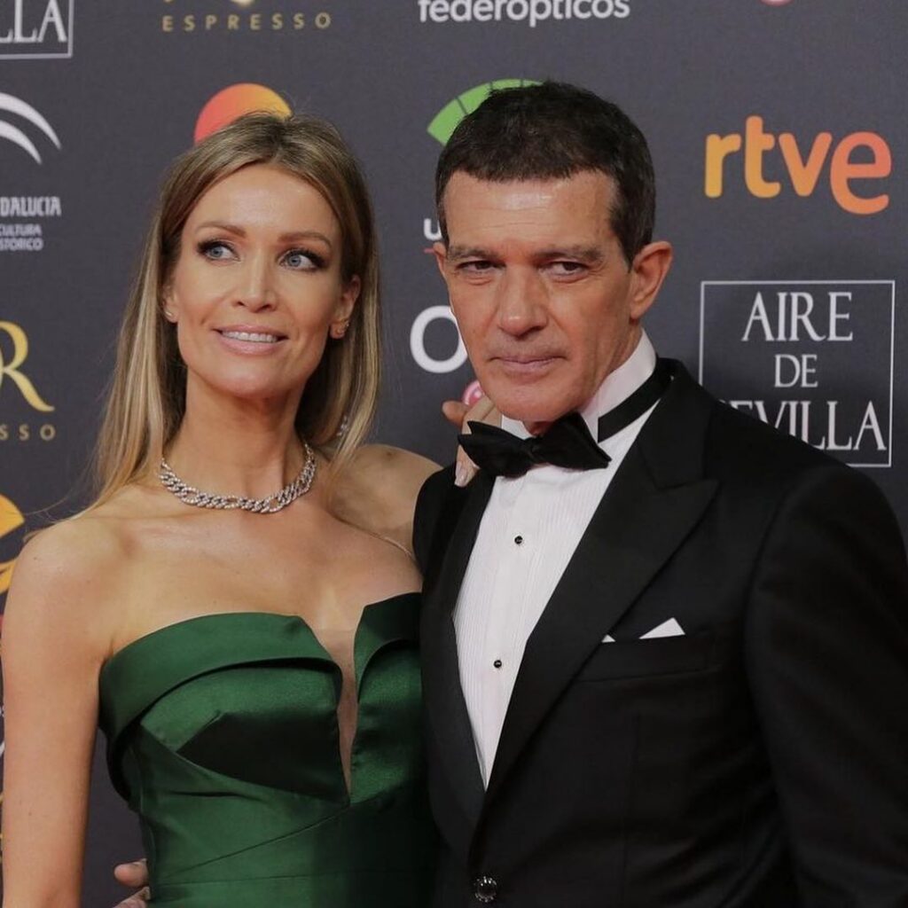 Ex Mulher De Antonio Banderas Melanie Griffith Apaga A Tatuagem Com