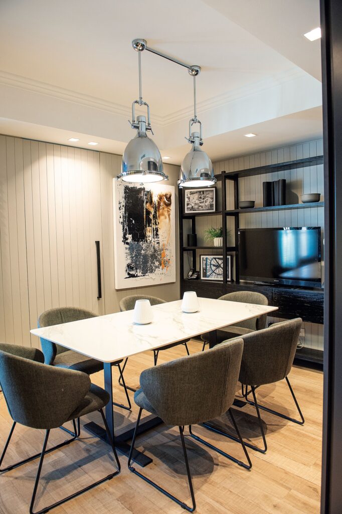 Una cocina moderna y elegante con el negro como color protagonista ...