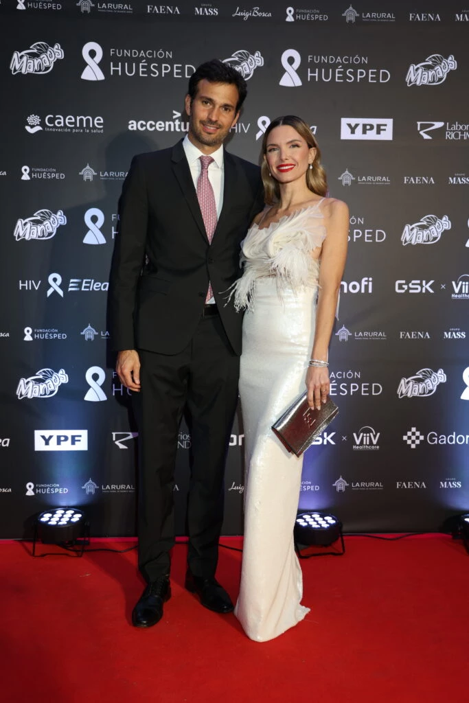 Vidriera: de Pía Slapka a Pampita, los looks de gala en la cena de Fundación Huésped - Revista ...