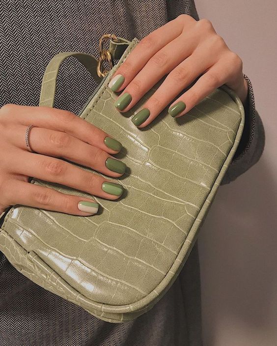 Matcha latte, la manicura que marcará tendencia en verano 2024 ...