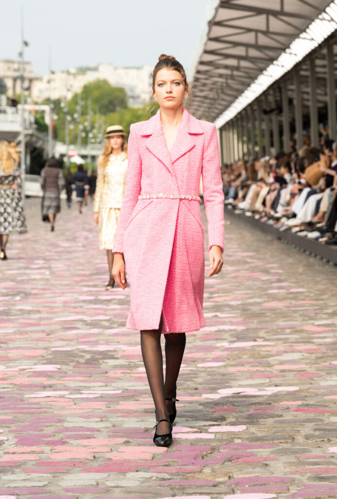 Chanel llevó a la pasarela la colección más chic de la Semana de Alta ...