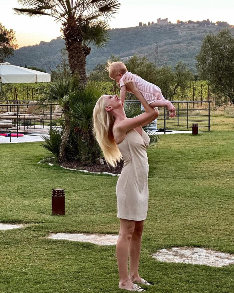 Daniela Christiansson compartió tiernas fotos con su hija Elle en ...