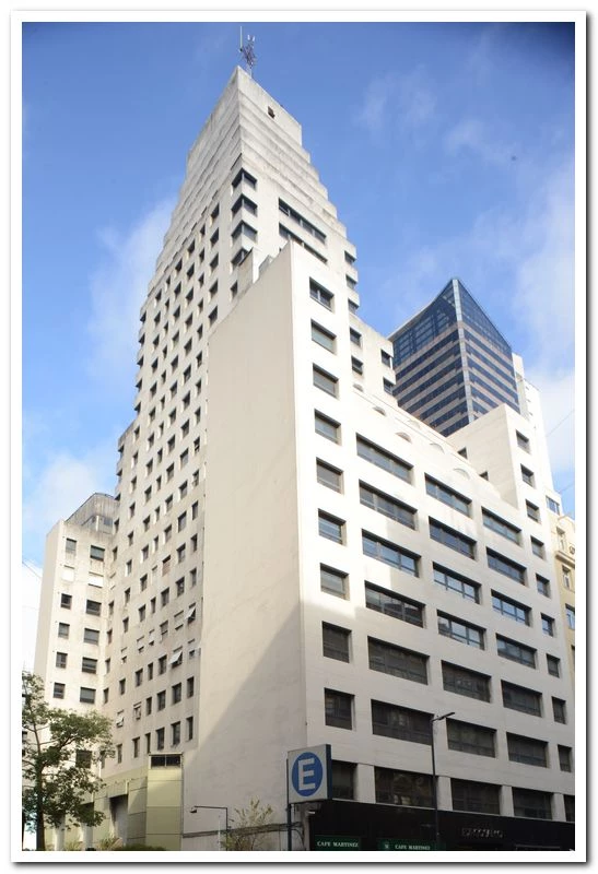 Edificio Safico: el icónico rascacielos racionalista y referente del ...