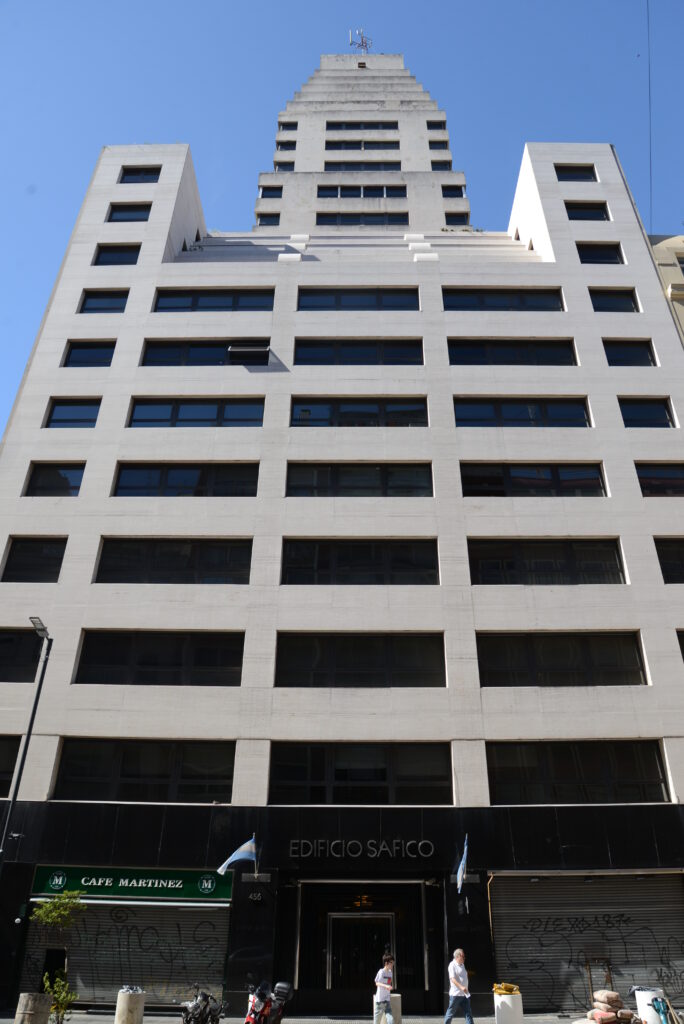 Edificio Safico: el icónico rascacielos racionalista y referente del ...