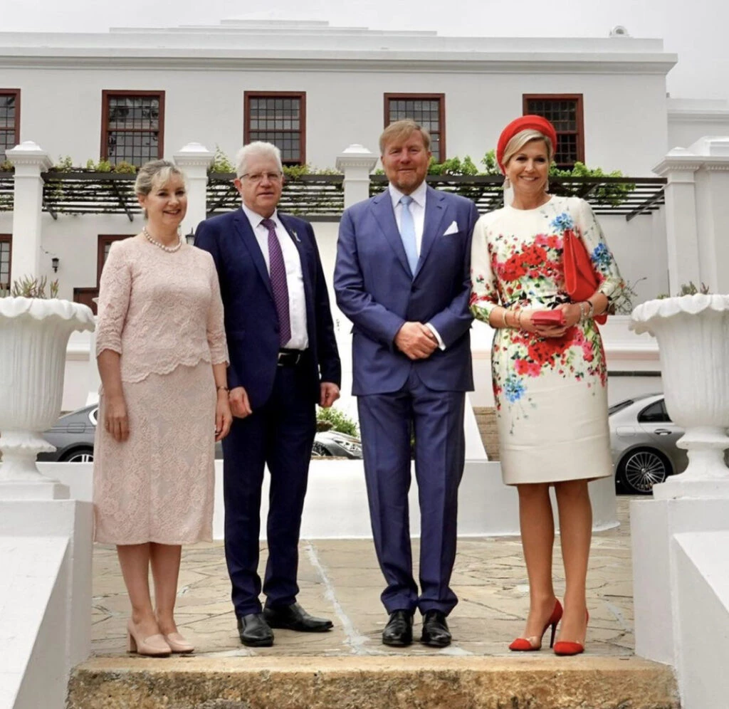 Flores y mucho color, así es la última apuesta fashion de Máxima ...