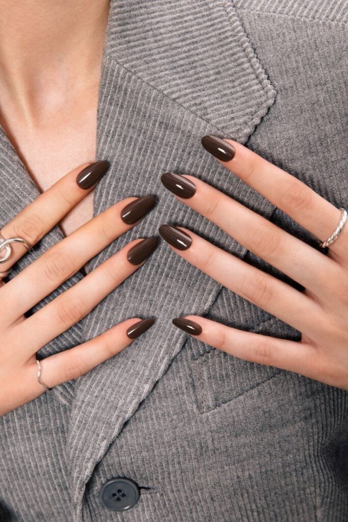 El marrón es el nuevo color que arrasa en los nail arts - Revista Para Ti