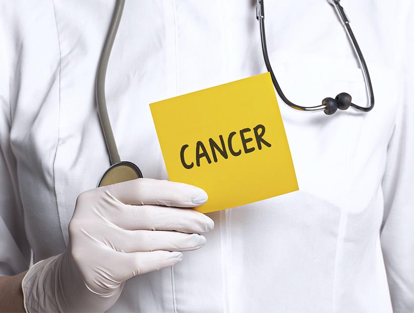 Especialistas explican la relación entre cáncer y genética