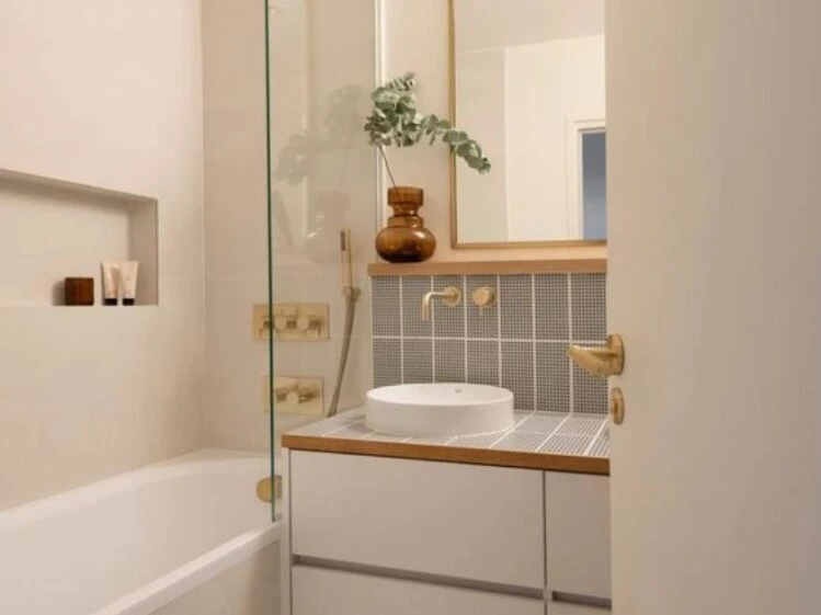 Baños mini: las mejores ideas para renovarlos sin obra y por pocos ...