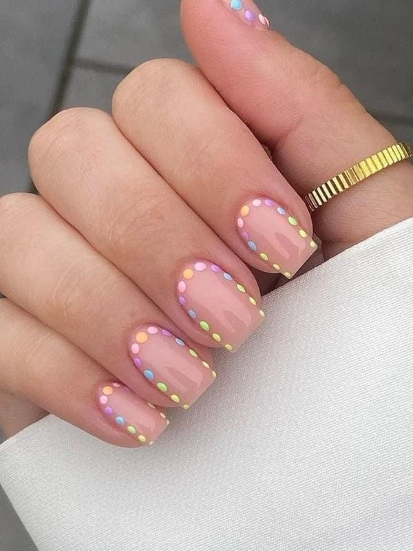 Cómo llevar las dots nails, la manicura que marca tendencia en la Gen-Z ...