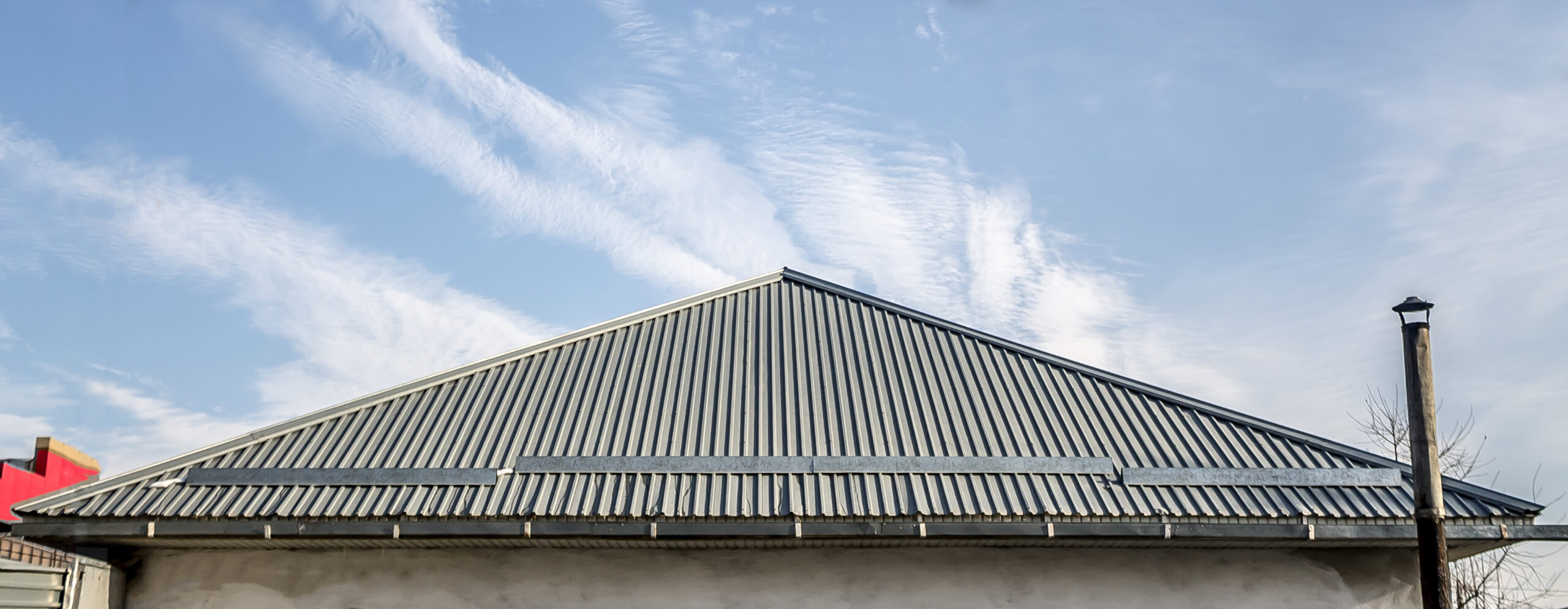 Techos de chapa: cómo prevenir roturas por granizo