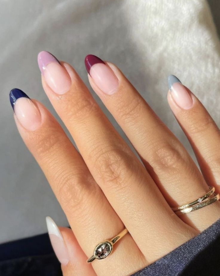 Colorful french tip nails, las uñas más coloridas que elige la Gen-Z