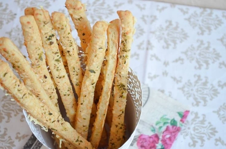 Cómo hacer palitos de queso y orégano: la receta ideal para las picadas