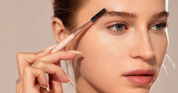 Cómo teñirte las cejas en casa, paso a paso