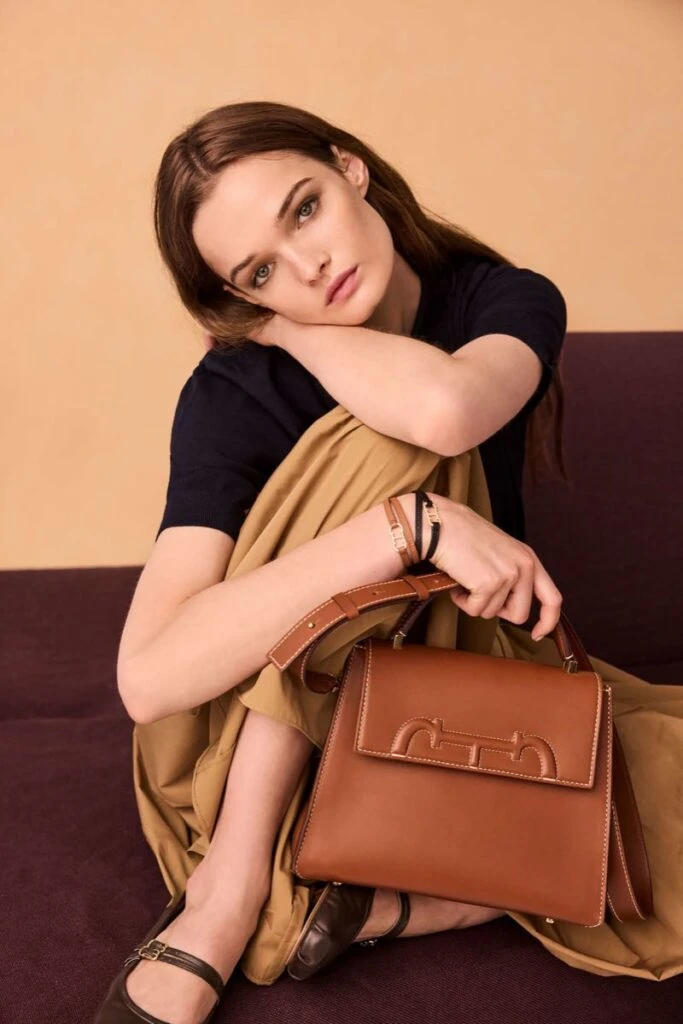CH Carolina Herrera Propone Siluetas Que Resaltan La Energ a Femenina ch-carolina-herrera-propone-siluetas-que-resaltan-la-energ-a-femenina